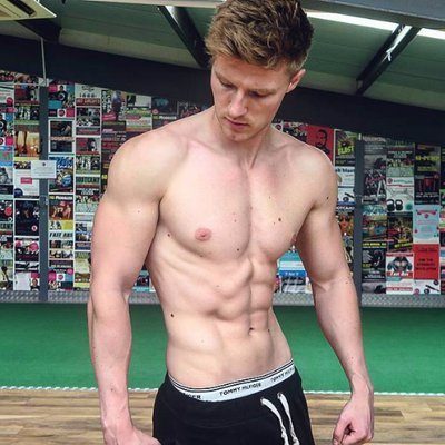 18 Professional Travelers And Bloggers Name The Best Camera For Vlogging